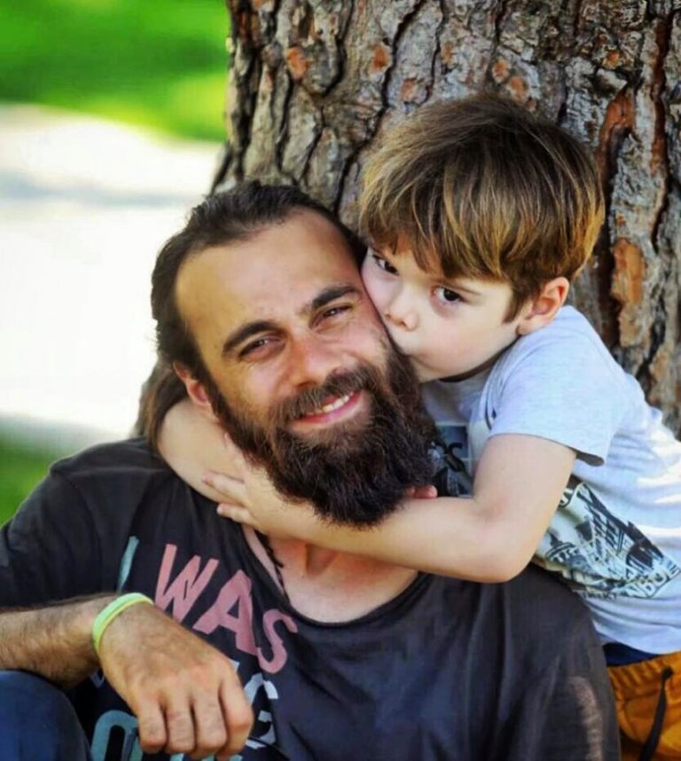 How is the Life of Dirilis Ertugral Cast Off-Screen? | SocioOn