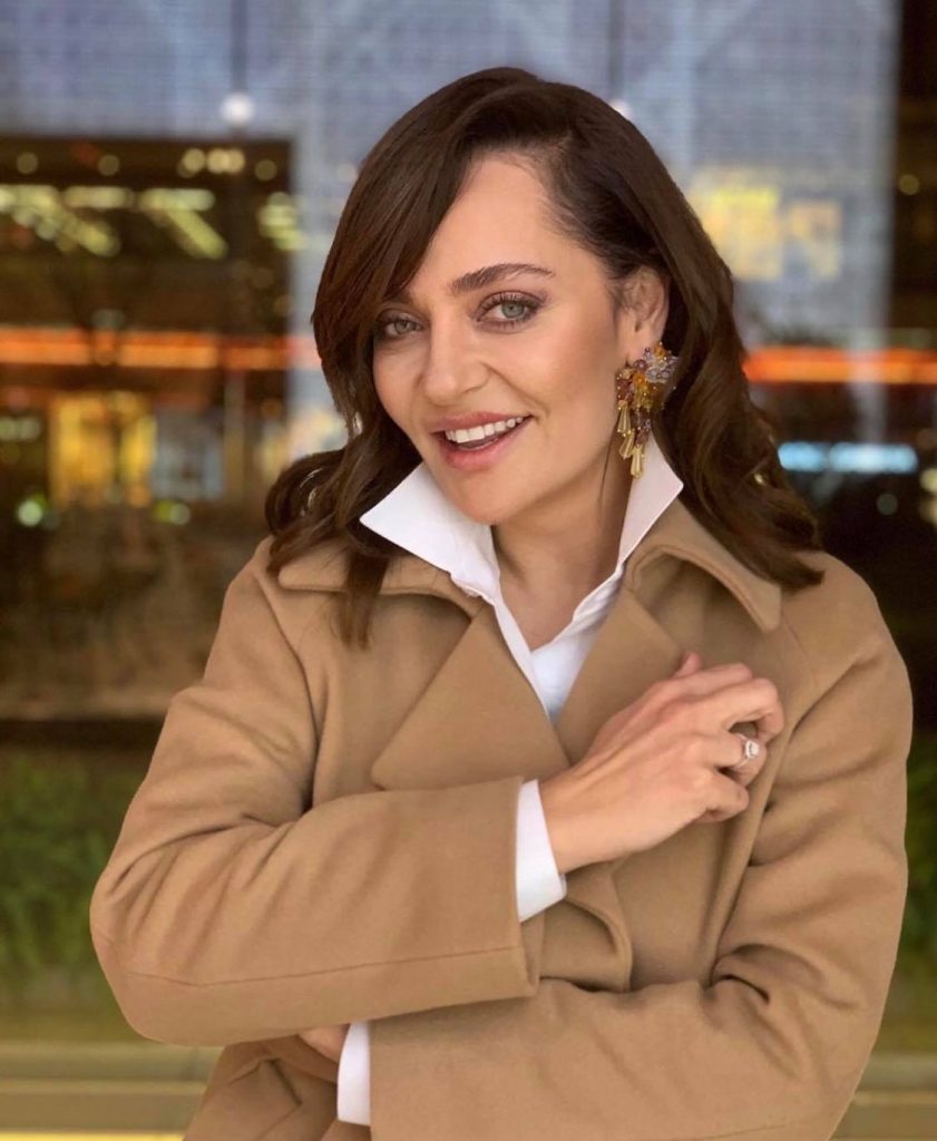 How is the Life of Dirilis Ertugral Cast Off-Screen? | SocioOn