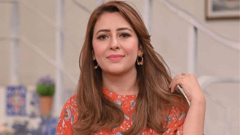Top 10 Popular News Anchors in Pakistan: Voices that Inform and Engage